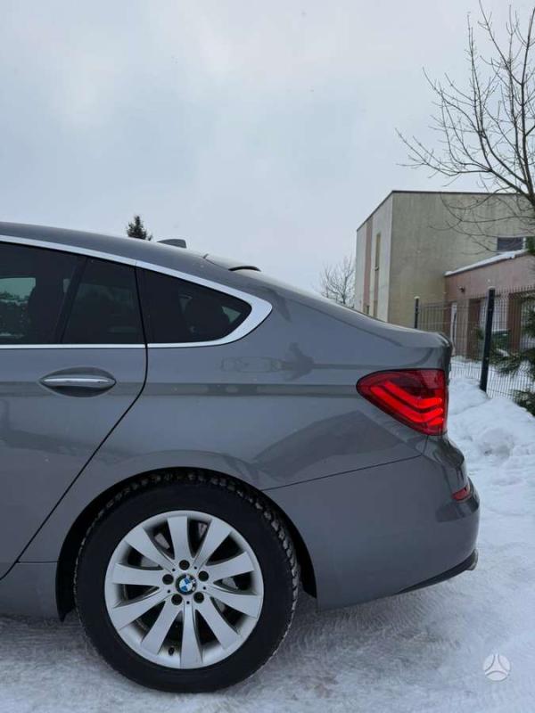 Grey BMW 520 2013 in Kaunas, with an engine capacity of 2.00 L and mileage of 295 thousand km for 10800 €, photo 5 on AUTOMOTO.COM.LV