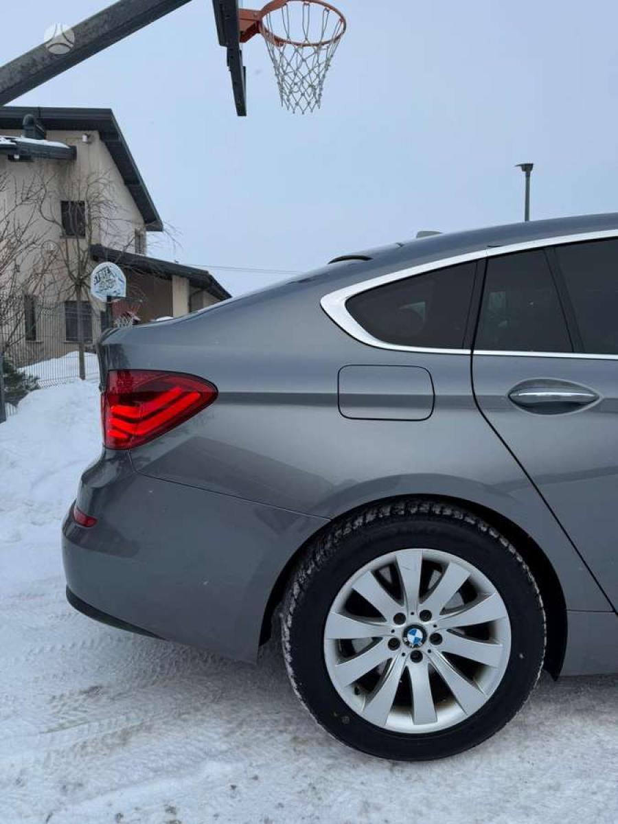 Grey BMW 520 2013 in Kaunas, with an engine capacity of 2.00 L and mileage of 295 thousand km for 10800 €, photo 9 on AUTOMOTO.COM.LV
