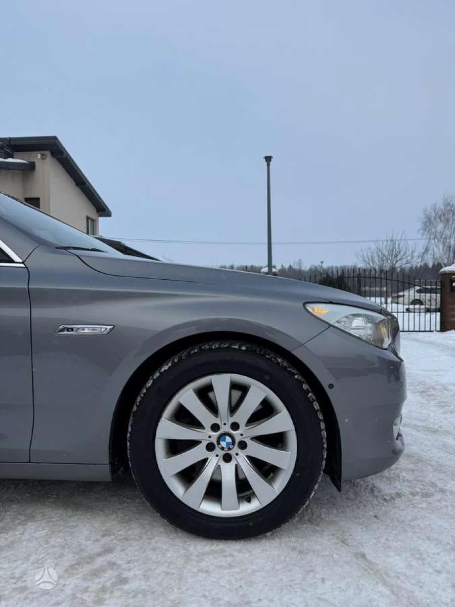 Grey BMW 520 2013 in Kaunas, with an engine capacity of 2.00 L and mileage of 295 thousand km for 10800 €, photo 11 on AUTOMOTO.COM.LV