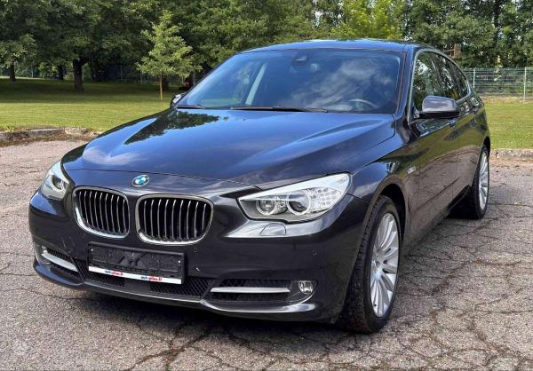 Grey BMW 520 2013 in Siauliai, with an engine capacity of 2.00 L and mileage of 180 thousand km for 11700 €, photo 3 on AUTOMOTO.COM.LV