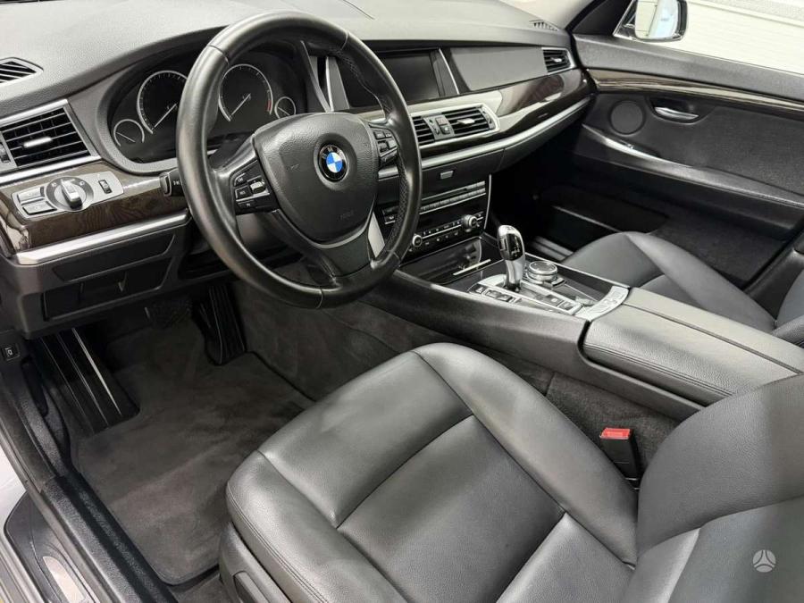 Grey BMW 520 2014 in Utena, with an engine capacity of 2.00 L and mileage of 225 thousand km for 11700 €, photo 16 on AUTOMOTO.COM.LV