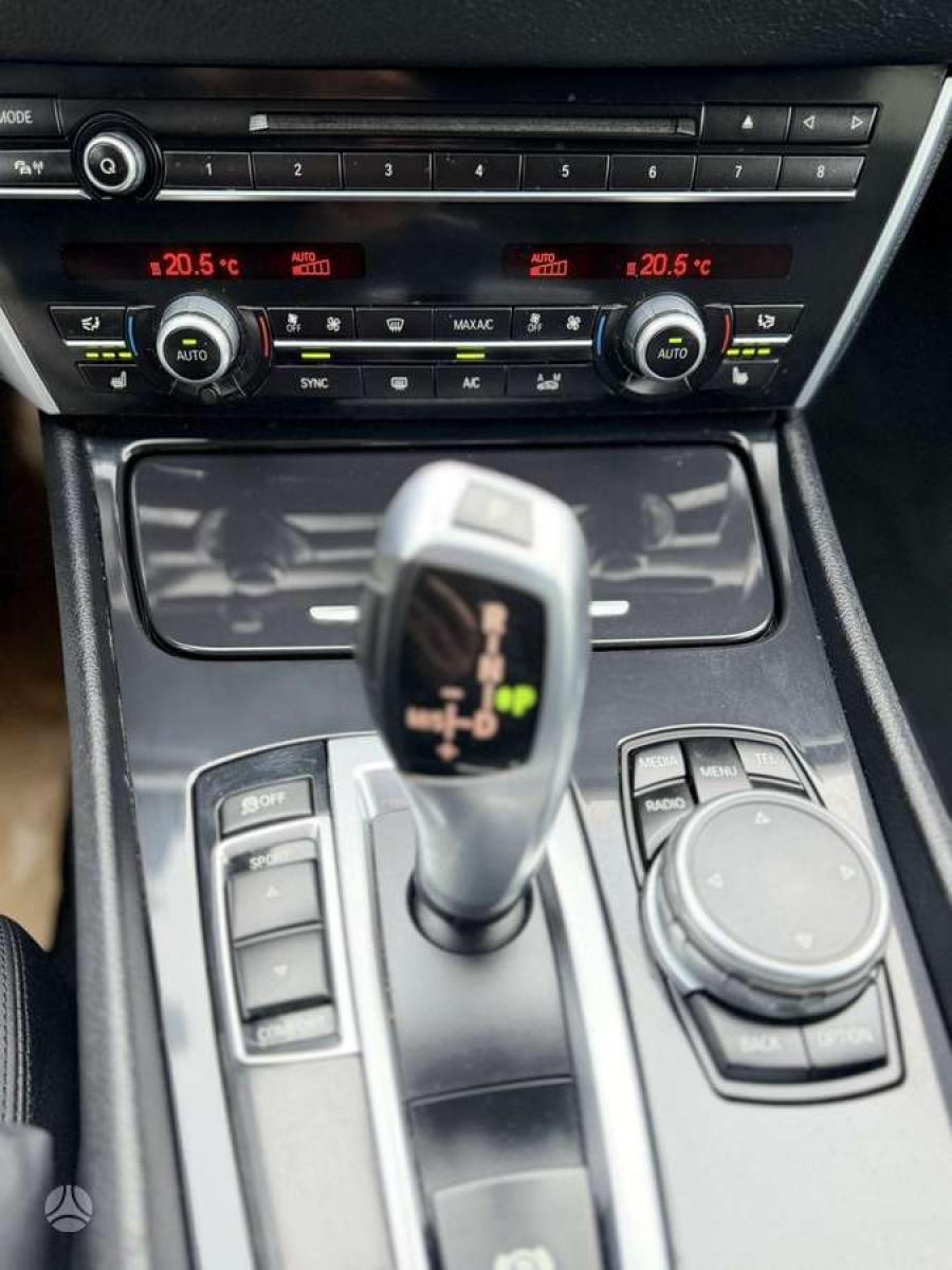 Grey BMW 520 2014 in Utena, with an engine capacity of 2.00 L and mileage of 225 thousand km for 11700 €, photo 19 on AUTOMOTO.COM.LV