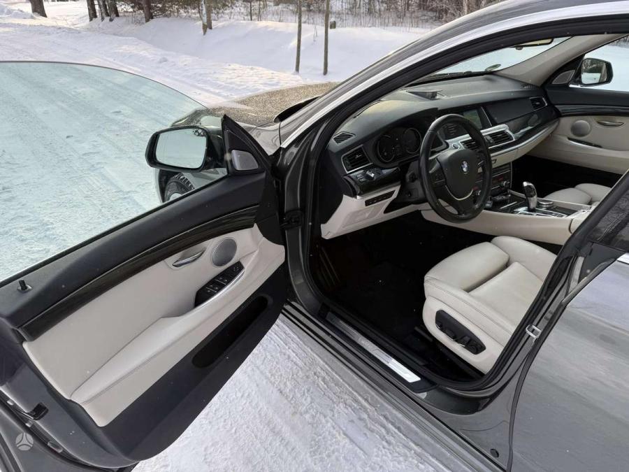 Grey BMW 520 2015 in Prienai, with an engine capacity of 2.00 L and mileage of 220 thousand km for 15950 €, photo 12 on AUTOMOTO.COM.LV