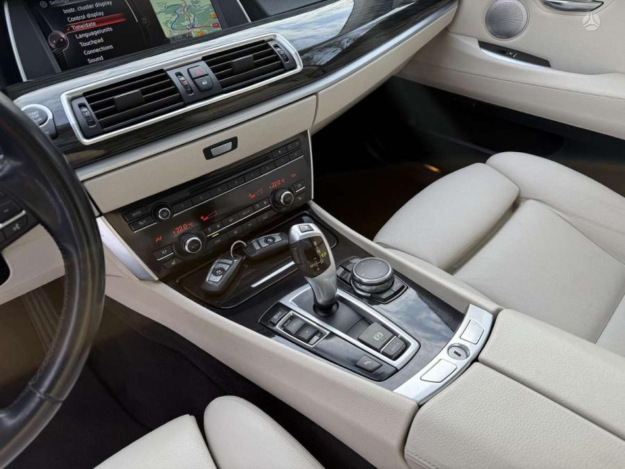 Grey BMW 520 2015 in Prienai, with an engine capacity of 2.00 L and mileage of 220 thousand km for 15950 €, photo 21 on AUTOMOTO.COM.LV