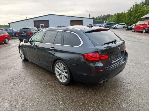 Grey BMW 520 2015 in Utena, with an engine capacity of 2.00 L and mileage of 294 thousand km for 10190 €, photo 4 on AUTOMOTO.COM.LV