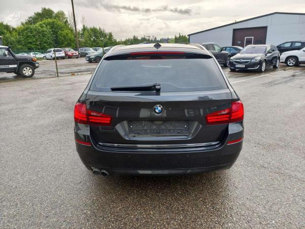 Grey BMW 520 2015 in Utena, with an engine capacity of 2.00 L and mileage of 294 thousand km for 10190 €, photo 5 on AUTOMOTO.COM.LV