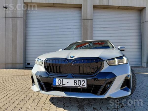 Grey BMW 520 2024 in Riga, with an engine capacity of 2.00 L and mileage of 38 thousand km for 48500 €, photo 1 on AUTOMOTO.COM.LV
