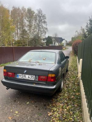 Grey BMW 520 1990 in Vilnius, with an engine capacity of 1.99 L and mileage of 250 thousand km for 2500 €, photo 4 on AUTOMOTO.COM.LV