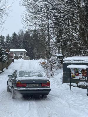 Grey BMW 520 1990 in Vilnius, with an engine capacity of 1.99 L and mileage of 250 thousand km for 2500 €, photo 11 on AUTOMOTO.COM.LV