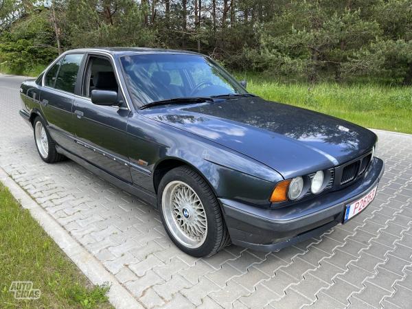 Grey BMW 520 1994 in Vilnius, with an engine capacity of 2.00 L and mileage of 331 thousand km for 5500 €, photo 3 on AUTOMOTO.COM.LV