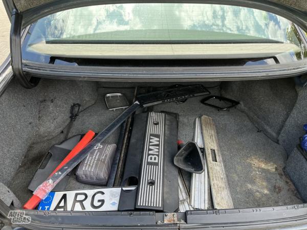 Grey BMW 520 1994 in Vilnius, with an engine capacity of 2.00 L and mileage of 331 thousand km for 5500 €, photo 7 on AUTOMOTO.COM.LV