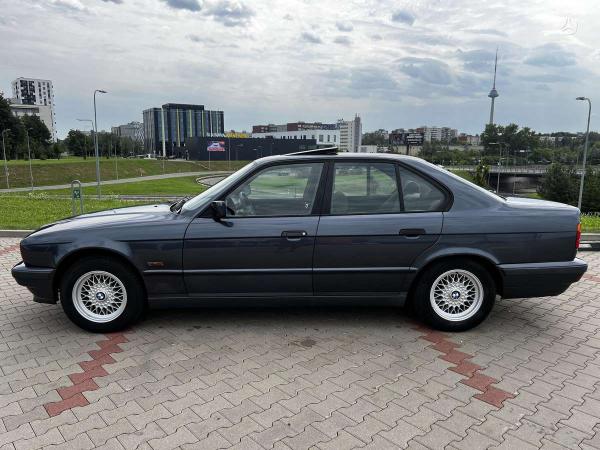 Grey BMW 520 1995 in Vilnius, with an engine capacity of 2.00 L and mileage of 270 thousand km for 6800 €, photo 6 on AUTOMOTO.COM.LV