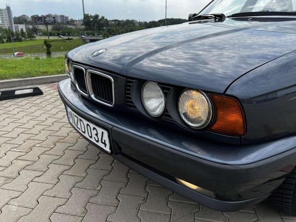 Grey BMW 520 1995 in Vilnius, with an engine capacity of 2.00 L and mileage of 270 thousand km for 6800 €, photo 8 on AUTOMOTO.COM.LV