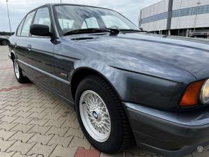 Pelēks BMW 520 1995 Viļņa, ar dzinēja tilpumu 2.00 L un nobraukumu 270 tūkst. km par 6800 €, foto 11 vietnē AUTOMOTO.COM.LV