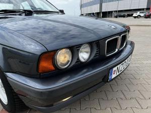Pelēks BMW 520 1995 Viļņa, ar dzinēja tilpumu 2.00 L un nobraukumu 270 tūkst. km par 6800 €, foto 12 vietnē AUTOMOTO.COM.LV