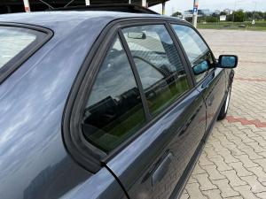 Pelēks BMW 520 1995 Viļņa, ar dzinēja tilpumu 2.00 L un nobraukumu 270 tūkst. km par 6800 €, foto 18 vietnē AUTOMOTO.COM.LV