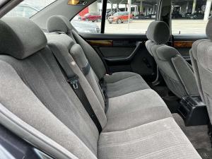 Pelēks BMW 520 1995 Viļņa, ar dzinēja tilpumu 2.00 L un nobraukumu 270 tūkst. km par 6800 €, foto 24 vietnē AUTOMOTO.COM.LV