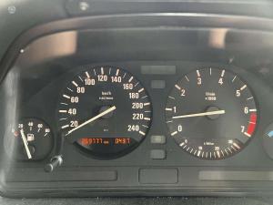 Pelēks BMW 520 1995 Viļņa, ar dzinēja tilpumu 2.00 L un nobraukumu 270 tūkst. km par 6800 €, foto 40 vietnē AUTOMOTO.COM.LV