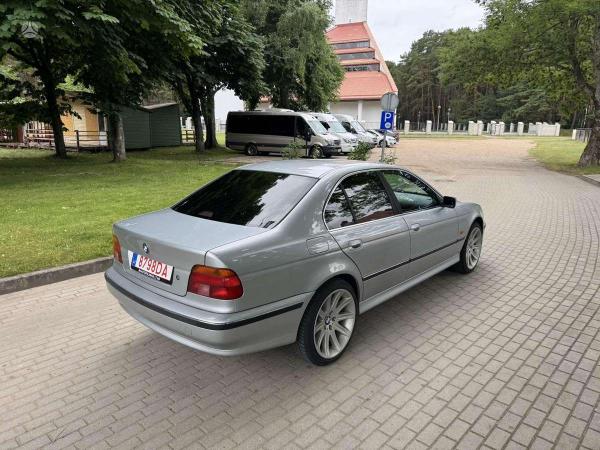 Pelēks BMW 520 1996 Palanga, ar dzinēja tilpumu 1.99 L un nobraukumu 253 tūkst. km par 3600 €, foto 1 vietnē AUTOMOTO.COM.LV