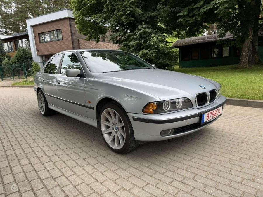 Pelēks BMW 520 1996 Palanga, ar dzinēja tilpumu 1.99 L un nobraukumu 253 tūkst. km par 3600 €, foto 17 vietnē AUTOMOTO.COM.LV