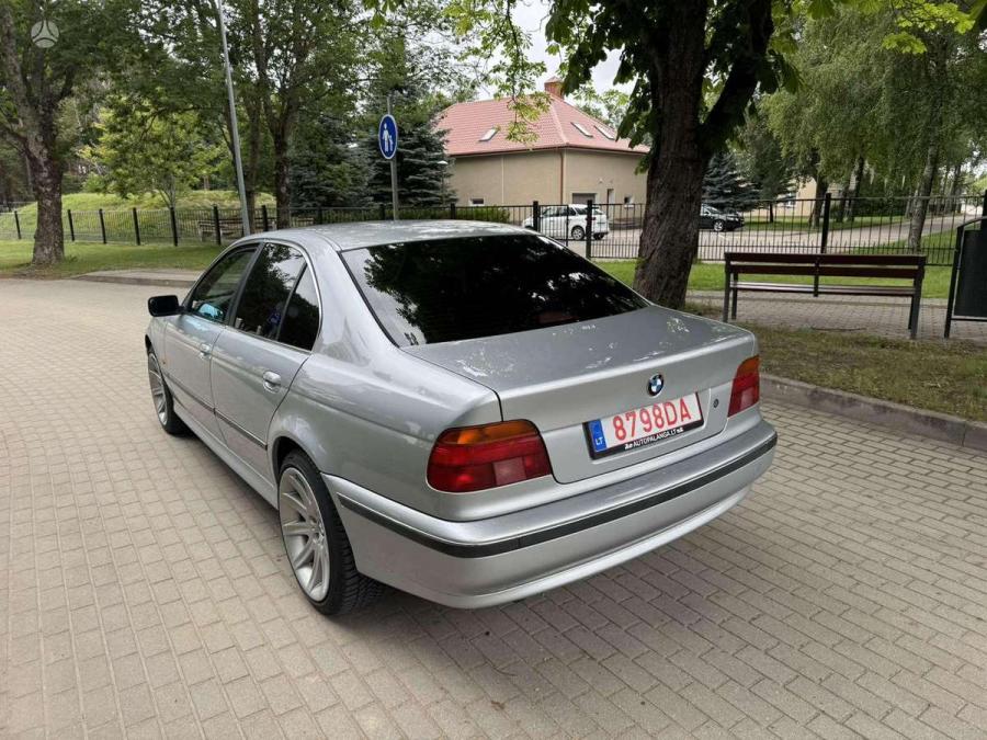 Pelēks BMW 520 1996 Palanga, ar dzinēja tilpumu 1.99 L un nobraukumu 253 tūkst. km par 3600 €, foto 21 vietnē AUTOMOTO.COM.LV