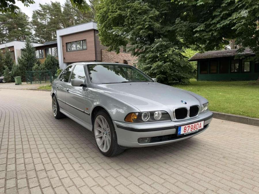Pelēks BMW 520 1996 Palanga, ar dzinēja tilpumu 1.99 L un nobraukumu 253 tūkst. km par 3600 €, foto 24 vietnē AUTOMOTO.COM.LV