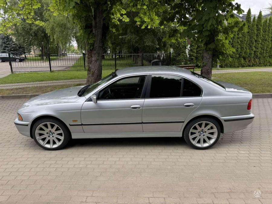 Pelēks BMW 520 1996 Palanga, ar dzinēja tilpumu 1.99 L un nobraukumu 253 tūkst. km par 3600 €, foto 40 vietnē AUTOMOTO.COM.LV