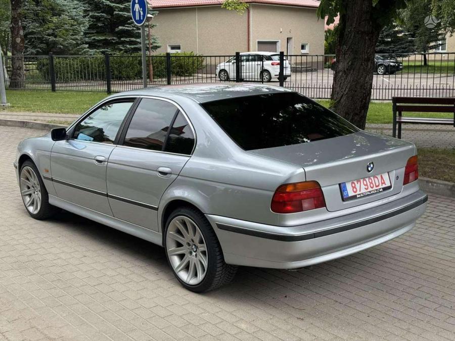 Pelēks BMW 520 1996 Palanga, ar dzinēja tilpumu 1.99 L un nobraukumu 253 tūkst. km par 3600 €, foto 42 vietnē AUTOMOTO.COM.LV