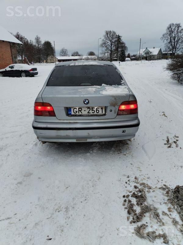 Grey BMW 520 1997 in Valmiera, with an engine capacity of 2.00 L and mileage of 0 thousand km for 3000 €, photo 2 on AUTOMOTO.COM.LV