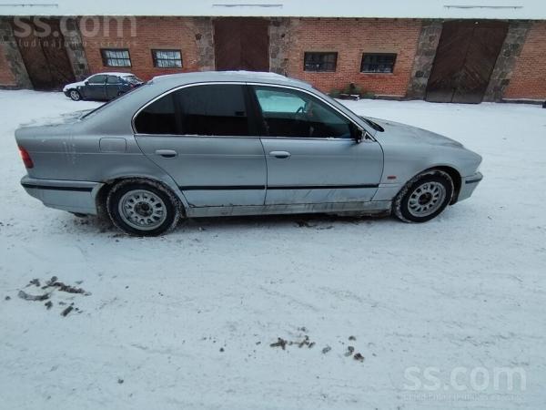 Grey BMW 520 1997 in Valmiera, with an engine capacity of 2.00 L and mileage of 0 thousand km for 3000 €, photo 5 on AUTOMOTO.COM.LV