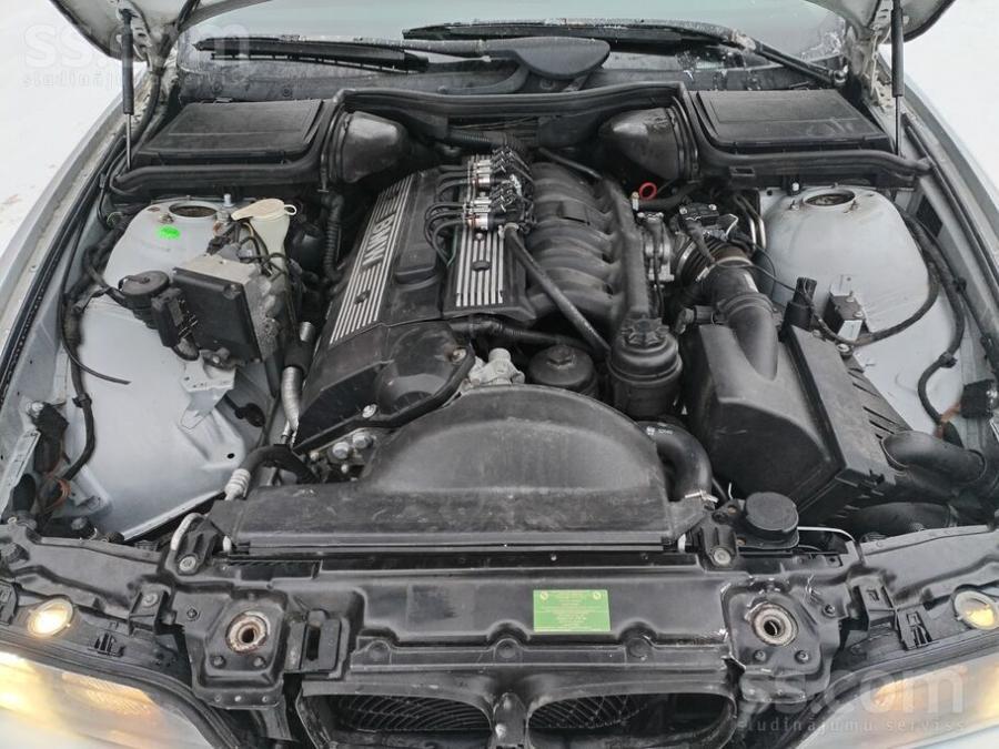 Pelēks BMW 520 1997 Valmiera, ar dzinēja tilpumu 2.00 L un nobraukumu 0 tūkst. km par 2500 €, foto 3 vietnē AUTOMOTO.COM.LV