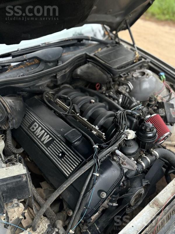 Grey BMW 520 1998 in Kuldiga, with an engine capacity of 2.50 L and mileage of 0 thousand km for 2500 €, photo 6 on AUTOMOTO.COM.LV