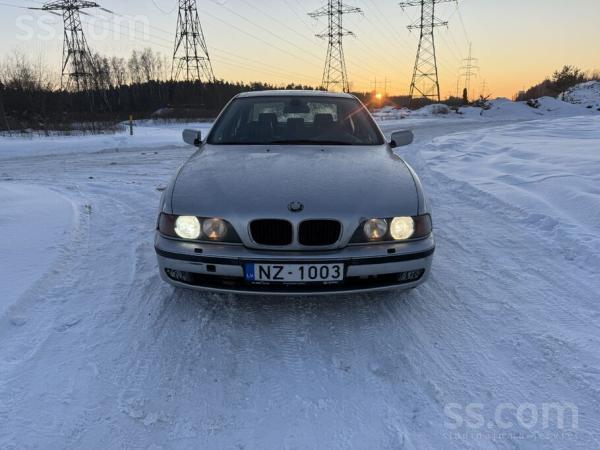 Grey BMW 520 2000 in Riga, with an engine capacity of 2.00 L and mileage of 393 thousand km for 1799 €, photo 1 on AUTOMOTO.COM.LV