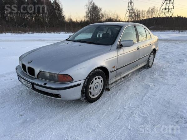 Grey BMW 520 2000 in Riga, with an engine capacity of 2.00 L and mileage of 393 thousand km for 1799 €, photo 2 on AUTOMOTO.COM.LV