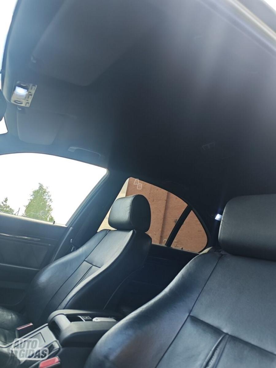 Grey BMW 520 2000 in Panevezys, with an engine capacity of 2.00 L and mileage of 350 thousand km for 3000 €, photo 16 on AUTOMOTO.COM.LV