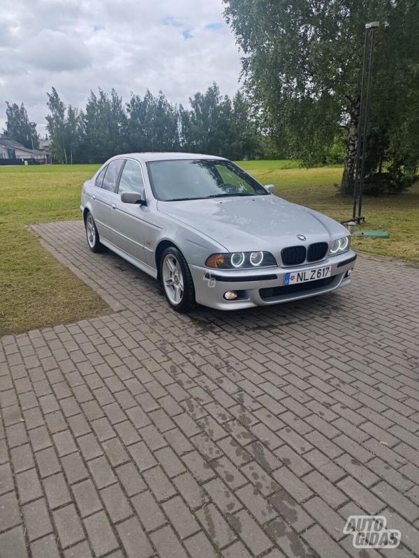 Grey BMW 520 2000 in Panevezys, with an engine capacity of 2.00 L and mileage of 350 thousand km for 3000 €, photo 1 on AUTOMOTO.COM.LV