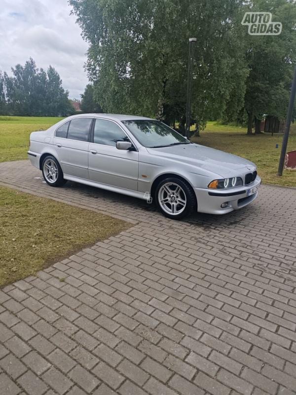 Grey BMW 520 2000 in Panevezys, with an engine capacity of 2.00 L and mileage of 350 thousand km for 3000 €, photo 4 on AUTOMOTO.COM.LV