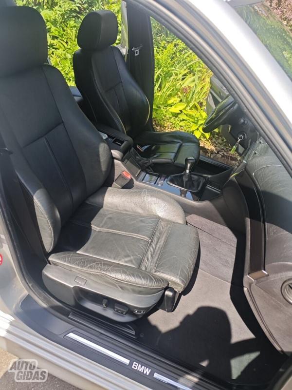 Grey BMW 520 2000 in Panevezys, with an engine capacity of 2.00 L and mileage of 350 thousand km for 3000 €, photo 9 on AUTOMOTO.COM.LV
