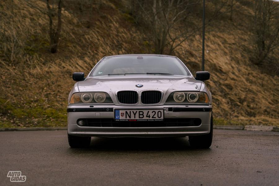 Grey BMW 520 2001 in Kaunas, with an engine capacity of 2.20 L and mileage of 349 thousand km for 1900 €, photo 4 on AUTOMOTO.COM.LV