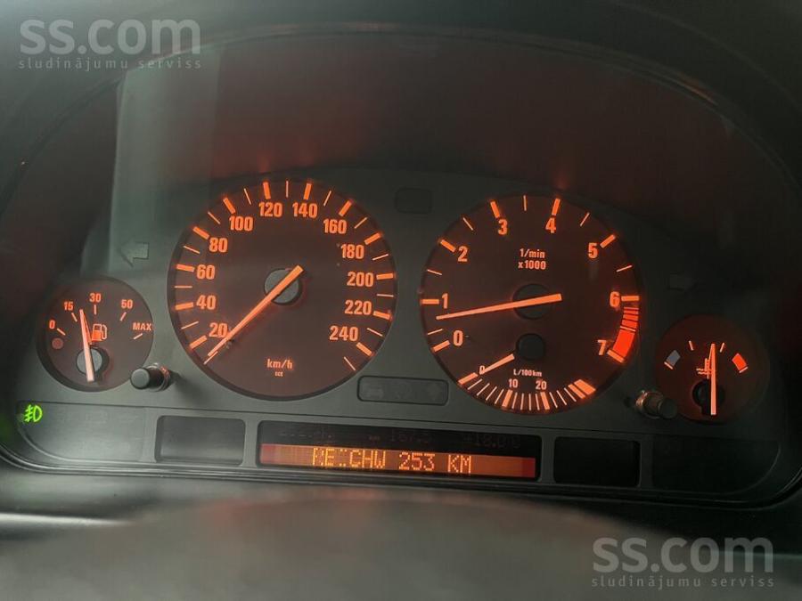 Серый БМВ 520 2001 в Рига, объемом двигателя 2.20 л и пробегом 252 тыс. км за 4900 €, фото 26 на AUTOMOTO.COM.LV