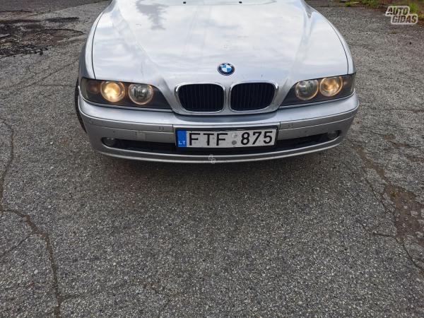 Grey BMW 520 2002 in Panevezys, with an engine capacity of 2.20 L and mileage of 282 thousand km for 2100 €, photo 3 on AUTOMOTO.COM.LV