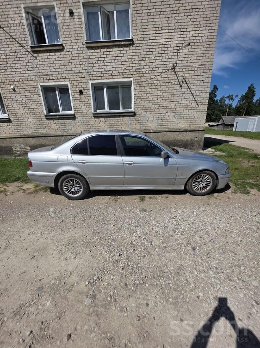 Pelēks BMW 520 2002 Dobele, ar dzinēja tilpumu 2.20 L un nobraukumu 240 tūkst. km par 1550 €, foto 4 vietnē AUTOMOTO.COM.LV