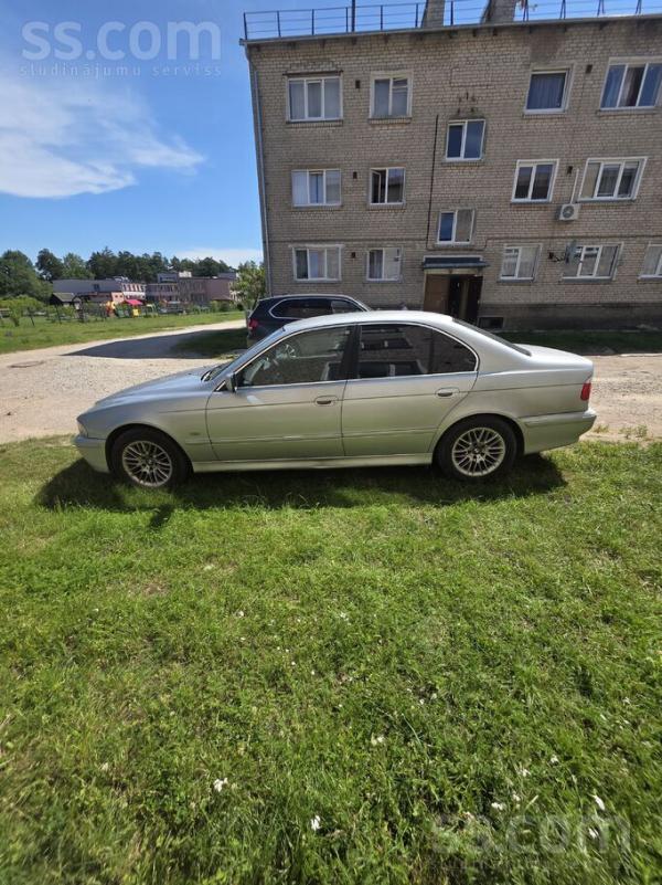 Pelēks BMW 520 2002 Dobele, ar dzinēja tilpumu 2.20 L un nobraukumu 240 tūkst. km par 1550 €, foto 4 vietnē AUTOMOTO.COM.LV