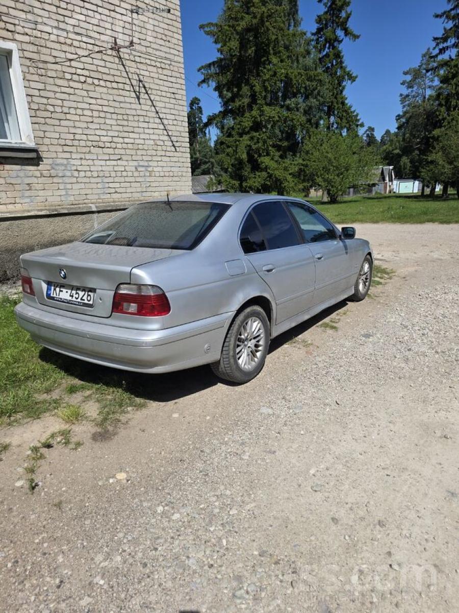Pelēks BMW 520 2002 Dobele, ar dzinēja tilpumu 2.20 L un nobraukumu 240 tūkst. km par 1550 €, foto 6 vietnē AUTOMOTO.COM.LV