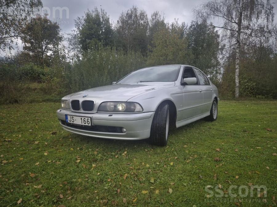 Grey BMW 520 2002 in Liepaja, with an engine capacity of 2.00 L and mileage of 425 thousand km for 2200 €, photo 4 on AUTOMOTO.COM.LV