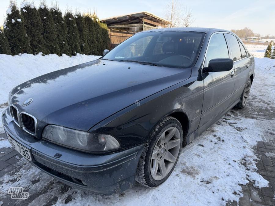 Grey BMW 520 2003 in Vilnius, with an engine capacity of 2.00 L and mileage of 460 thousand km for 999 €, photo 2 on AUTOMOTO.COM.LV
