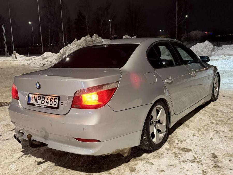Pelēks BMW 520 2003 Klaipėda, ar dzinēja tilpumu 2.17 L un nobraukumu 261 tūkst. km par 2350 €, foto 4 vietnē AUTOMOTO.COM.LV
