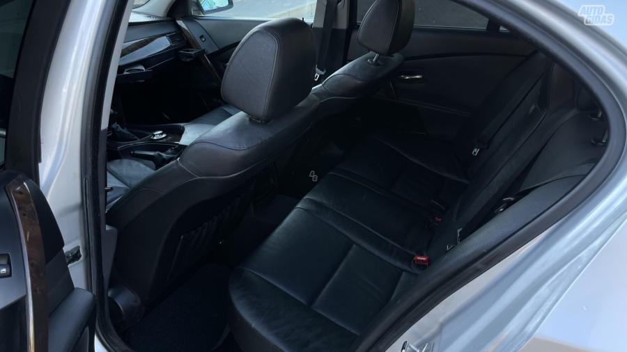 Grey BMW 520 2003 in Silute, with an engine capacity of 2.20 L and mileage of 439 thousand km for 2450 €, photo 16 on AUTOMOTO.COM.LV