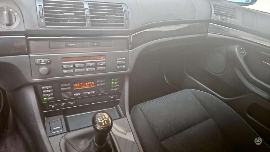 Grey BMW 520 2003 in Klaipeda, with an engine capacity of 2.17 L and mileage of 82 thousand km for 9950 €, photo 5 on AUTOMOTO.COM.LV