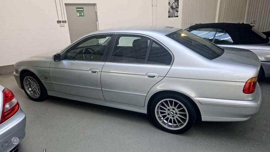 Grey BMW 520 2003 in Klaipeda, with an engine capacity of 2.17 L and mileage of 82 thousand km for 9950 €, photo 6 on AUTOMOTO.COM.LV